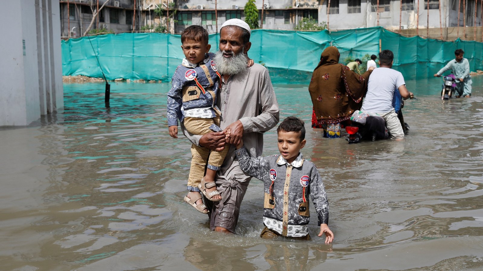 Flood destruction: children at risk - The Asian Mirror